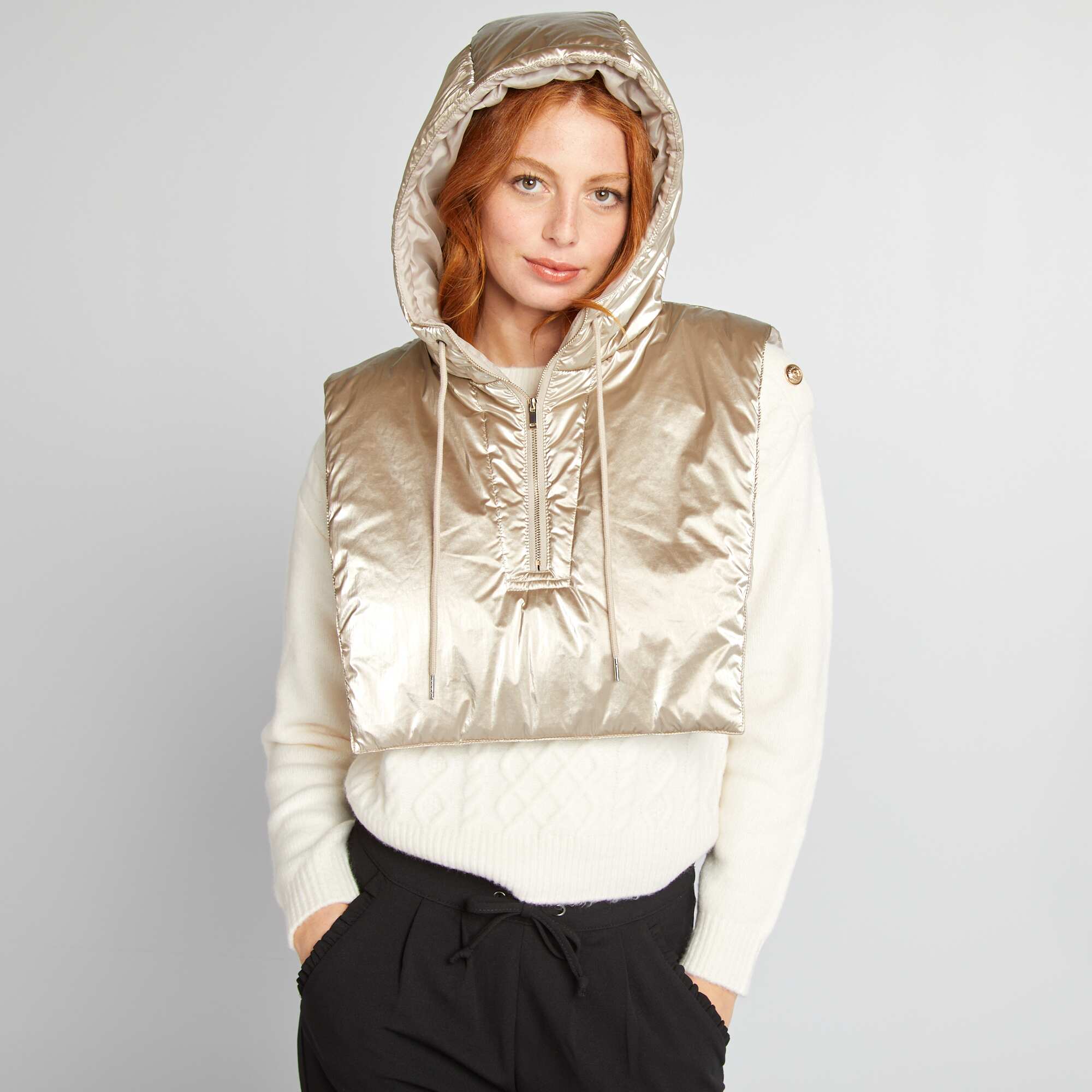 Metallic effect padded bib collar BEIGE – Kiabi KSA